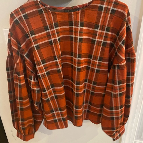 Versona | Tops | Versona Top | Poshmark